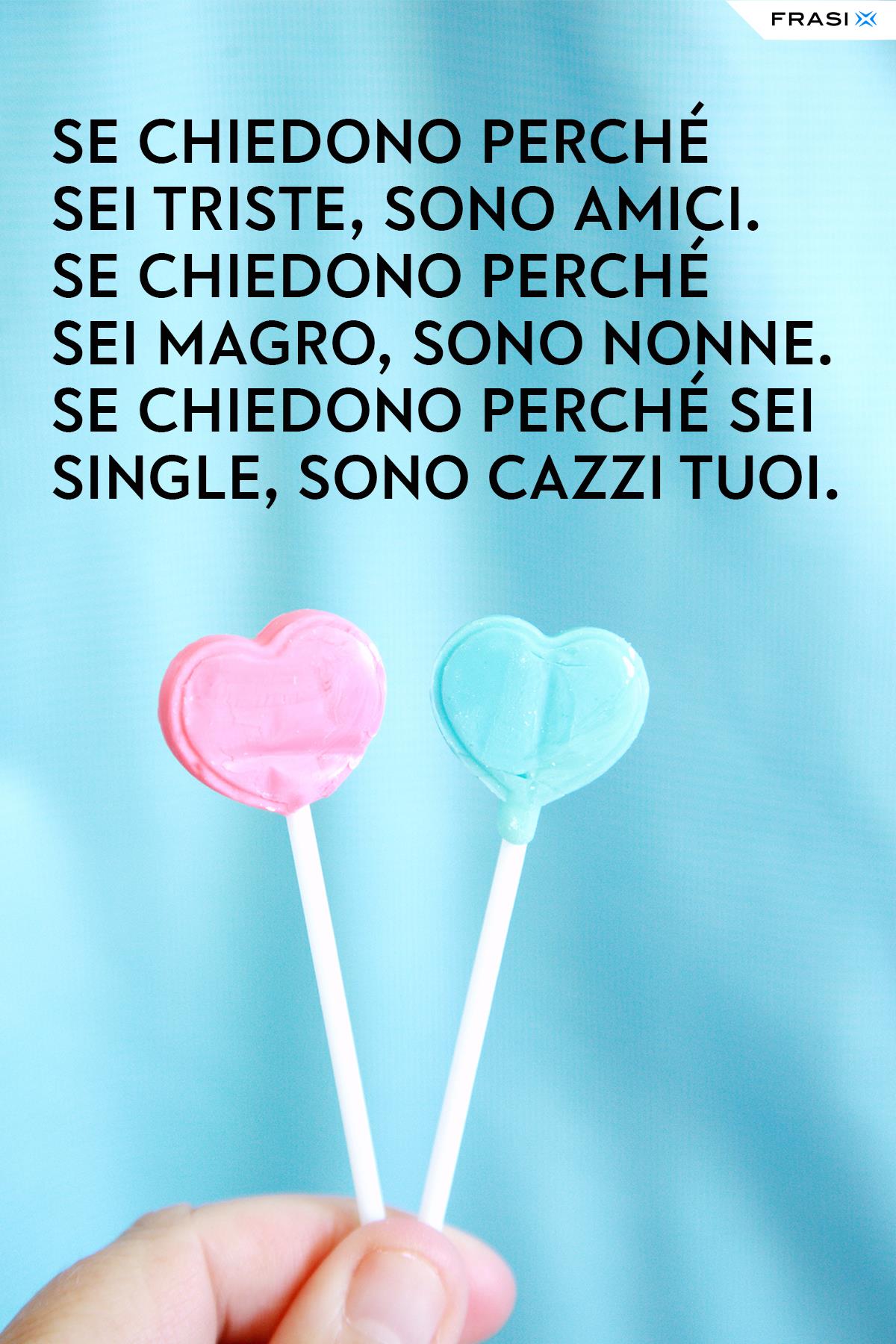 Frasi sui single: 40+ citazioni belle e battute divertenti